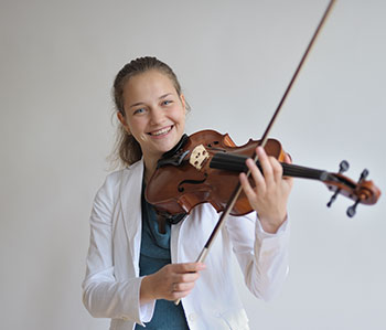 Dana Zemtsov | Artiesten De Toonzetter